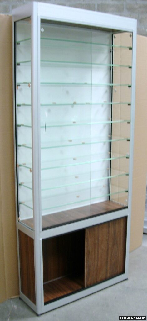 VAM 1202043 - Vitrine Center